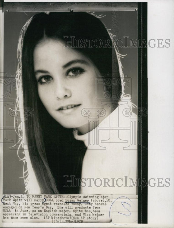 1973 Press Photo Olympic swimming star Susan Weiner graduating from UC ...