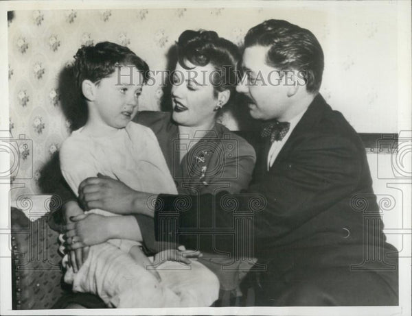 1947 Press Photo War Assets Administrator James Conahan gets death thr ...