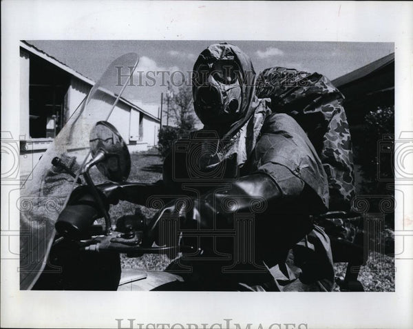 1983 Press Photo Survivalist Douglas Rehm with Radiation Suit On - RSL ...