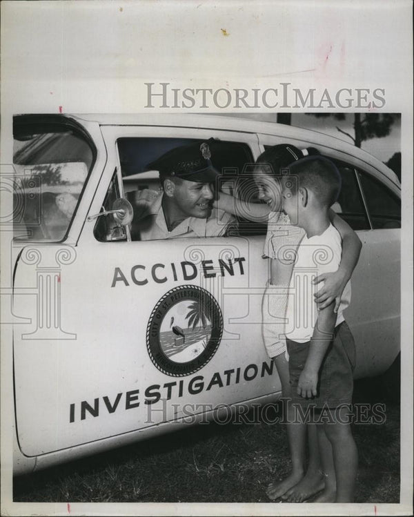1957 Press Photo St Petersburg Policeman Robert Potts - RSL91961 ...