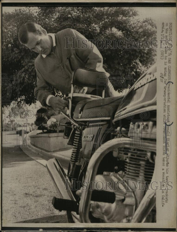 1974 Press Photo Presidential Assistant Ronald Ziegler - RSL91543 ...