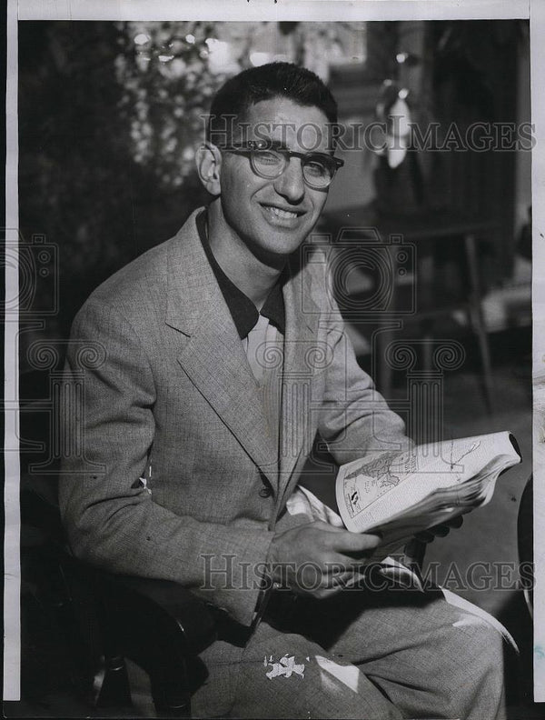 1955 Press Photo John Manolakis successful patient recovered from blin ...