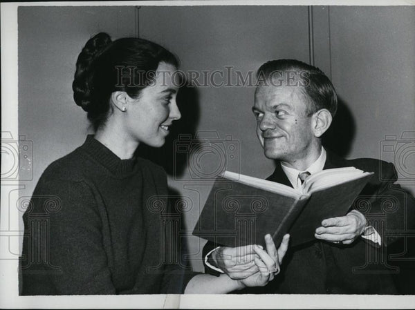 1964 Press Photo Dr William G Shakespeare Pediatrician Boston Susan Ra ...