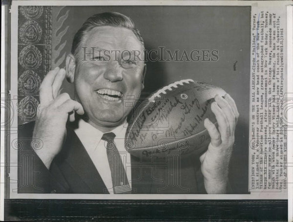 1961 Press Photo Clyde "Bulldog" Turner as head coach on NY Titans (Fo ...