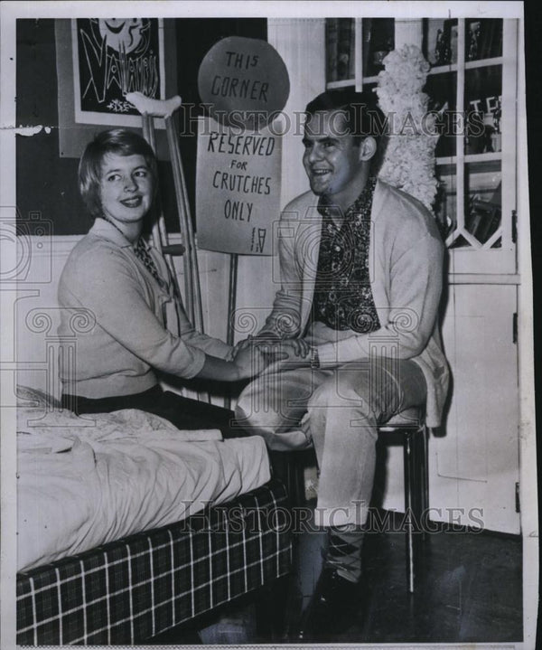 1960 Press Photo John Brodeur, fiancee Jean Filoramo - RSL79971 ...