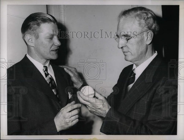 Cubs pitcher Paul Ericksen & former player Jim Vaughn 1944 Vintage ...