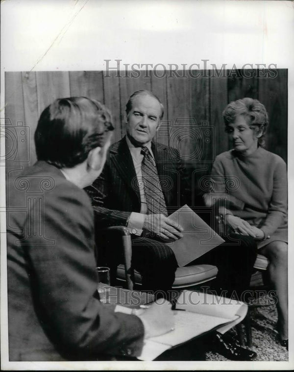 Senator George McGovern and his wife & Ron Larsen 1971 Vintage Press ...