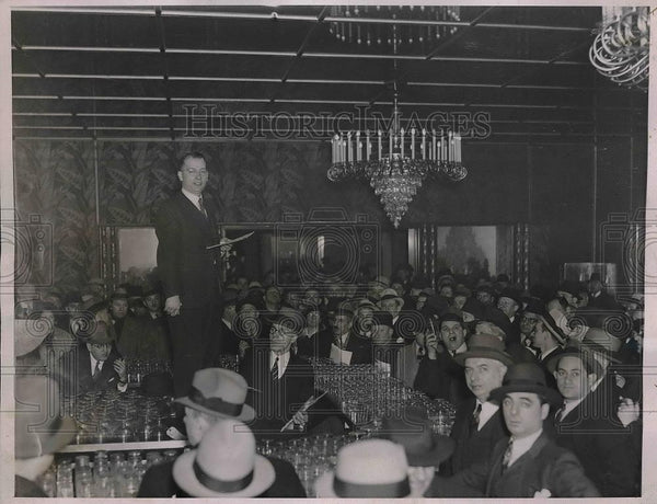 Auctioneer Edward Barrett Selling Glassware Of A Bar 1936 Vintage Press ...