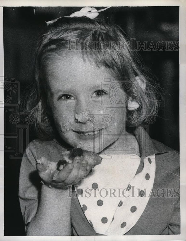 Mary Pat Dever with Cherry Cobbler 1958 Vintage Press Photo Print ...
