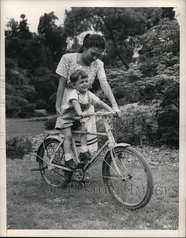 Billy Ferguson & Japanese Nurse 1948 Vintage Press Photo Print ...