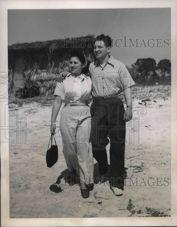 honeymooners Mr. and Mrs. Leo Tepper in Tampa, FL 1940 Vintage Press ...