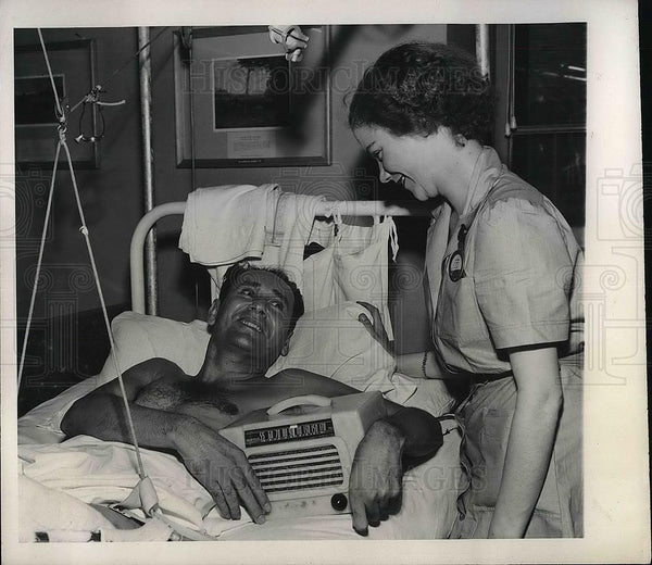 S/Sgt Emil Vasquez Recuperating Wounds with Barbara Anderson 1945 ...