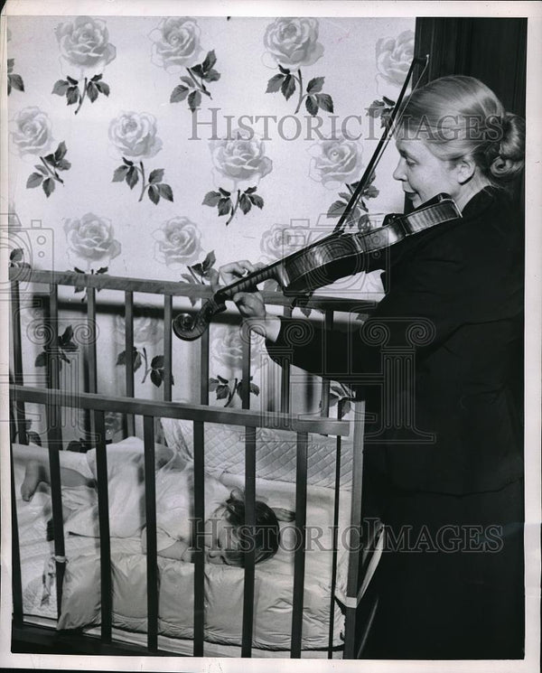 Little Allison Wanders off to dreamland 1952 Vintage Press Photo Print ...