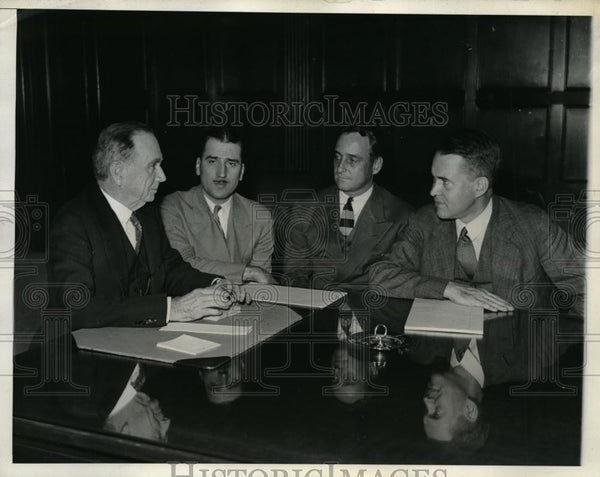 Sec of Commerce Daniel Roper conferring w/ the members of the 1933 ...