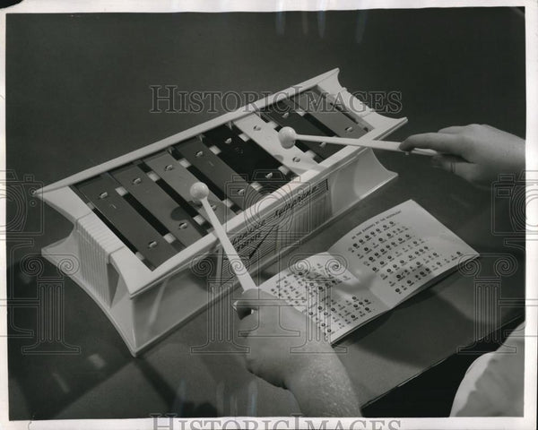 Console Xylophone Bakelite for youngsters 1957 Vintage Press Photo ...