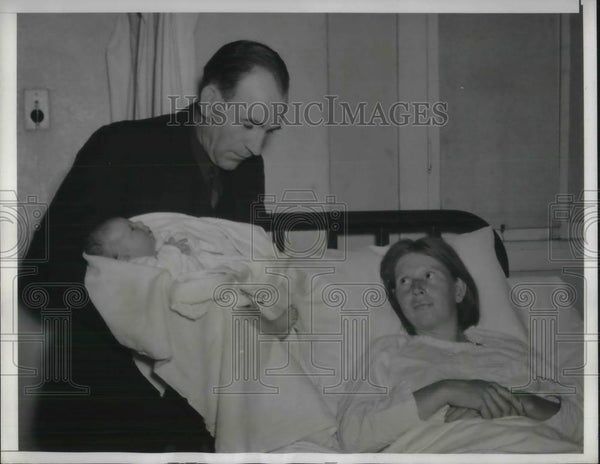 Phoenix, Az. Sherifff Al King , Mrs L Lovell & newborn baby 1940 ...