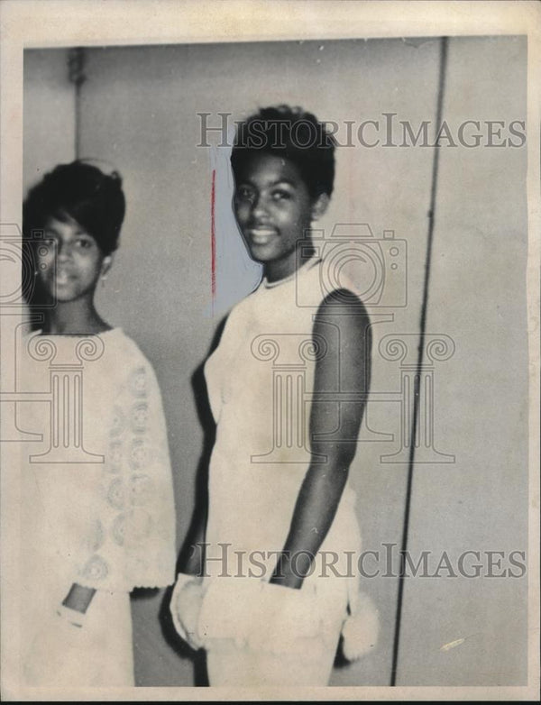 Verenda Edwards Cort Rd Undated Vintage Press Photo Print - Historic Images