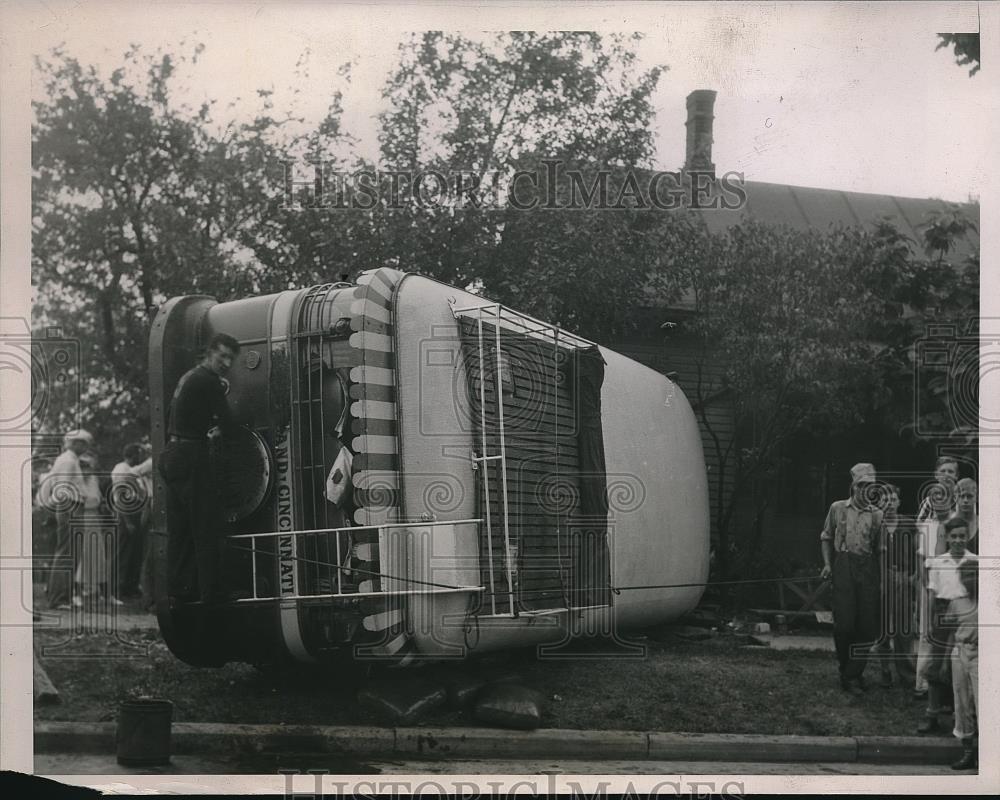 Ohio bus crash scene where 2 died outside Cleveland 1936 Vintage Press ...