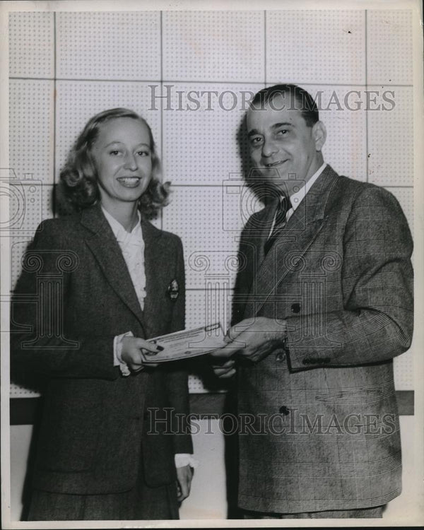 Fisher Aircraft Plant Eleanor Bernhardy F H Hanson Asst Mgr 1944 ...