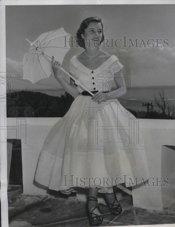 Trudy Harris College Queen of the Week in Swiss Organdy Gown 1950 ...