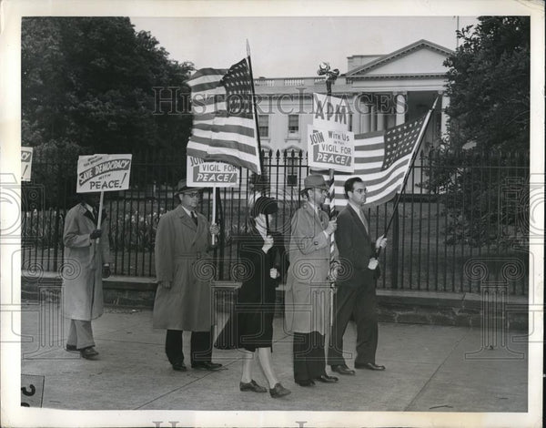 D.C. American Peace Mobilization pickes at the White House 1941 Vintage ...