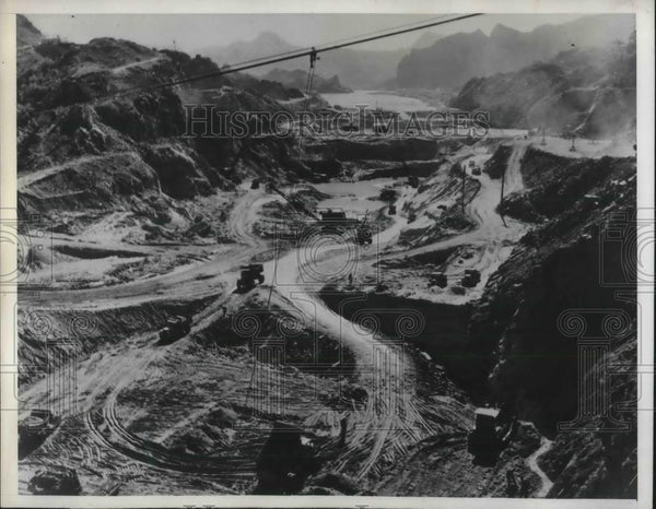 Aerial view of construction at Paris Dam in Calif. 1937 Vintage Press ...
