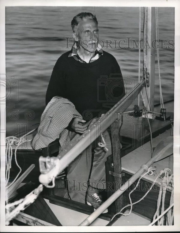 1955 Press Photo Camden, Maine Probate Judge Walton Clark on his boat ...