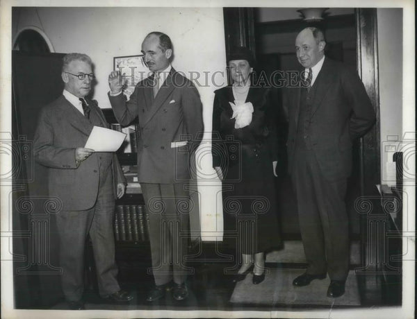 1934 Press Photo Phila.atty Francis Biddle sworn in at Labor Dept,S Go ...
