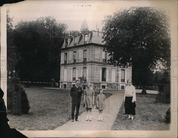 1923 Press Photo Jockey Frank O'Neil & family at home in France ...