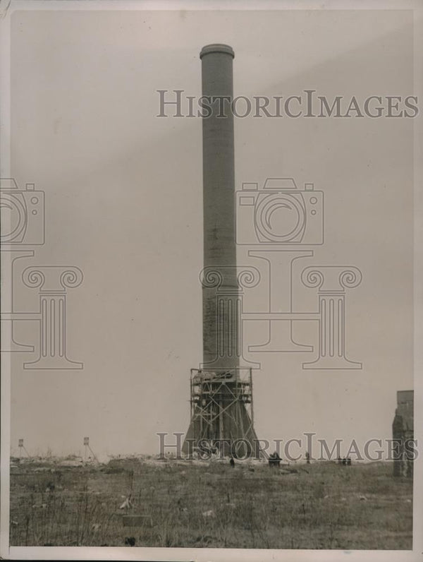 1937 Press Photo The Smokestack Before Its Demolished - Historic Images