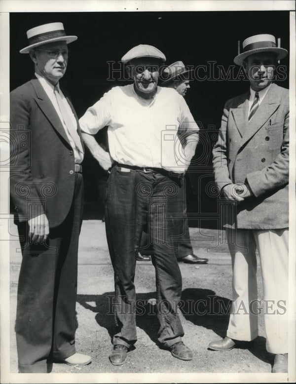 1934 Press Photo Det. Lt. E. Slaughter, Hans Penner, Det. Lt. F. Roane ...