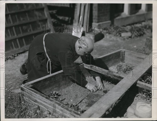 Franciscan Monastery monk plants a garden 1937 Vintage Press Photo ...