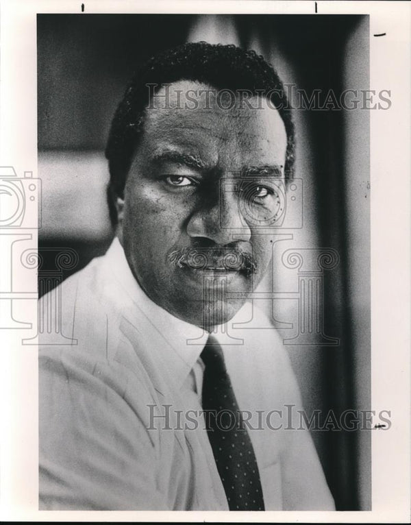 1990 Press Photo James Baugh Public Indian Housing HUD Secretary ...