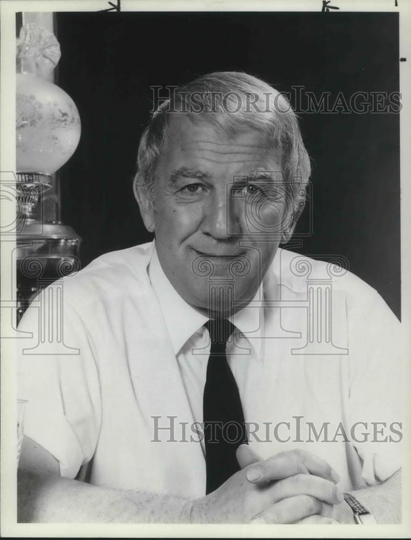 1982 Press Photo Nicholas Colasanto in Cheers - cvp02256 - Historic Images