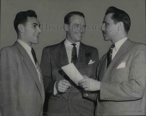 1949 Press Photo Douglas Fairbanks, Howard L. Senor, Dr. L. Witman - c ...
