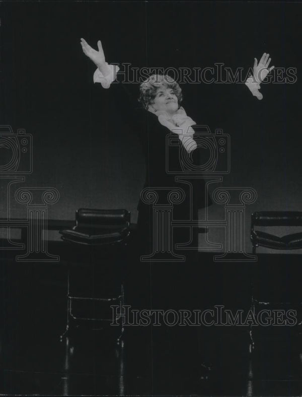 1978 Press Photo Hermoine Gingold stars in Side by Side by Sondheim mu ...