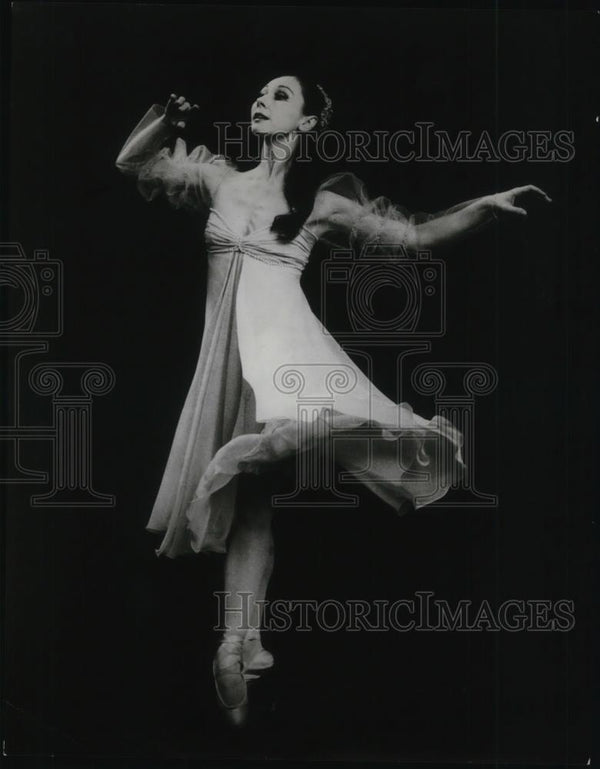 1975 Press Photo Anna Aragno - Historic Images