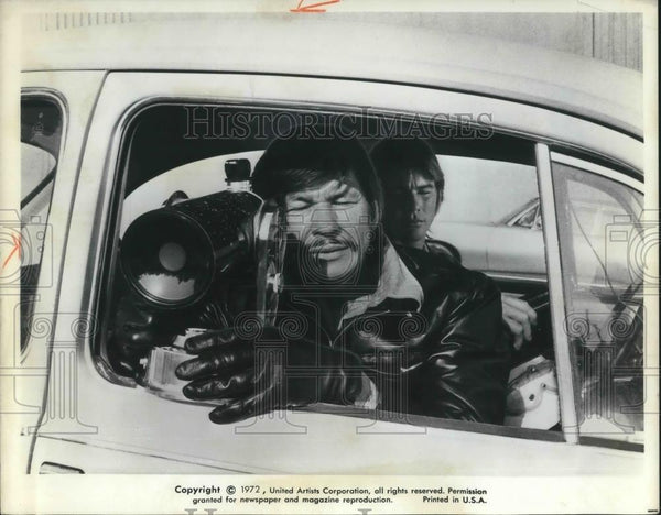 1972 Press Photo Charles Bronson and Jan-Michael Vincent in The Mechan ...