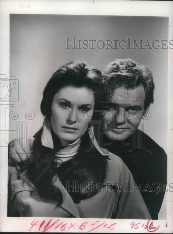 1970 Press Photo Susan Clark & Sean Garrison - cvp05623 - Historic Images