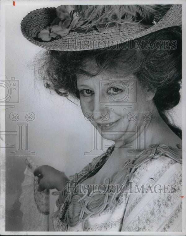 1975 Press Photo June Gibbons as Mr. Malaprop in Much Ado About Nothin ...