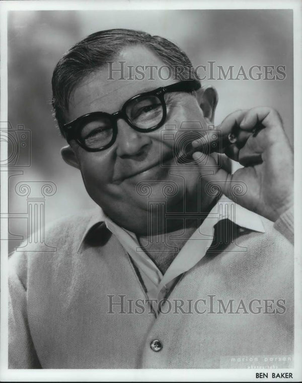 1977 Press Photo Benny Baker Australian Professional Photographer - cv - Historic Images