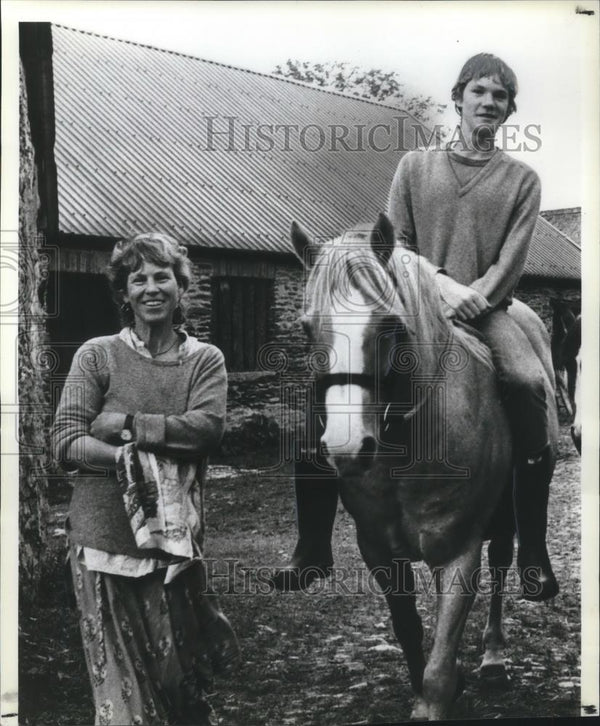 1982 Press Photo Playwright Nell Dunn & Son Reuben - cvp04065 ...