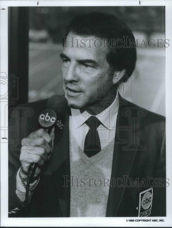 1988 Press Photo Frank Gifford Sportscaster ABC News - cvp14163 ...