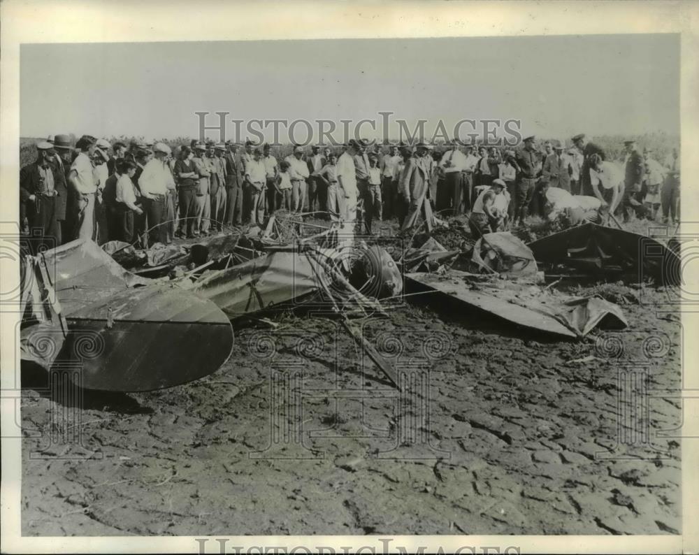 Plane of Dan Probst and William Fitze after they crashed 1932 Vintage ...