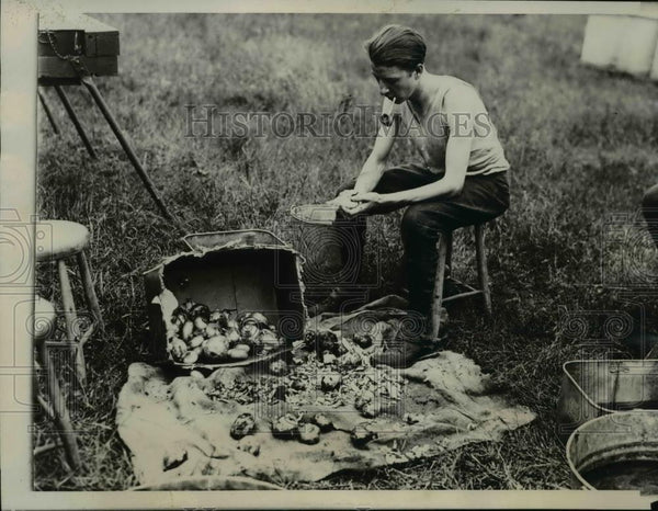 101st Signal Corps Martin Freund prepares for monster war 1929 Vintage ...