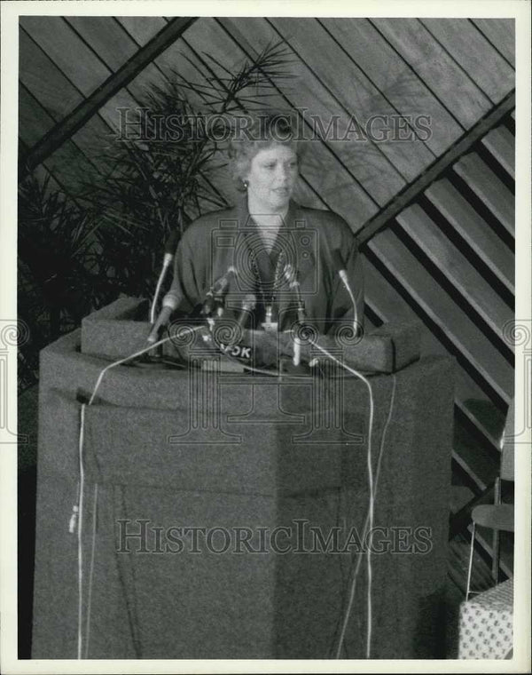 Ms Maureen Reagan Head Delegation Of US Addressing UN Nairobi 1985 ...