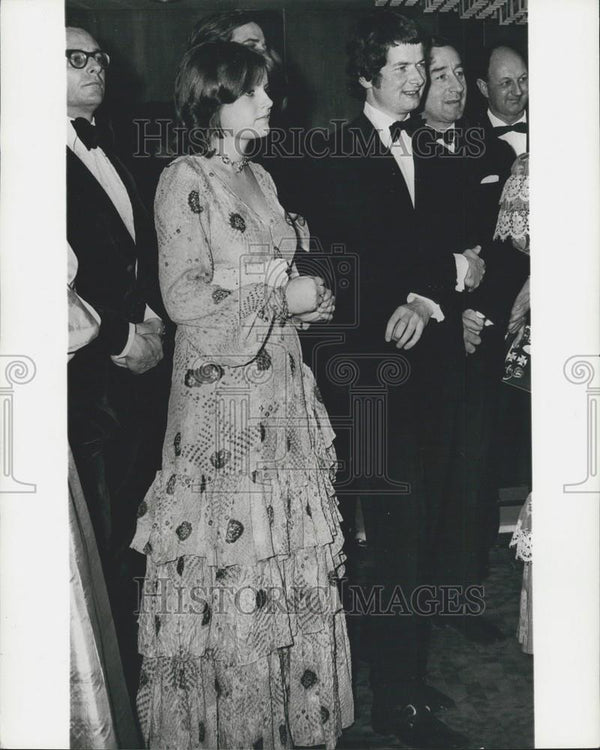 1974 Press Photo Lady Jane Wellesley Odeon Leicester Square Royal Film ...