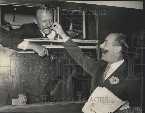 1965 Press Photo Bob Manry, American Journalist, Dr. Gerald Nabarro ...