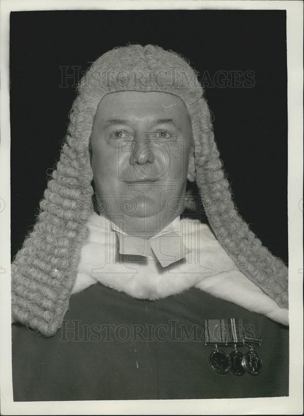 1958 Press Photo Judge Herbert Edmund Davis Queen's Bench After Being - Historic Images