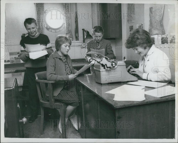 Press Photo Schoolkids on a ship - Historic Images